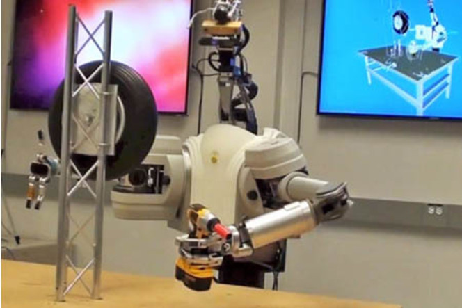 La Darpa présente les avancées de son robot ARM