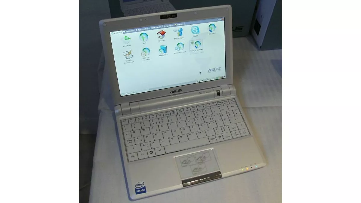 Asus : EeePC 900, PDAPhone Asus P320, gamme M50/M70