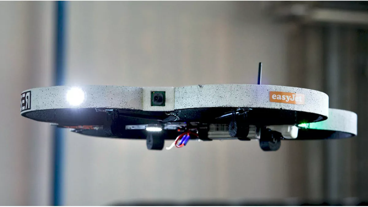 EasyJet : des drones volants pour vérifier le fuselage des avions avant ...