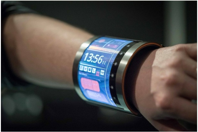 FlexEnable présente un bracelet doté d'un écran 4,7 pouces parfaitement ...