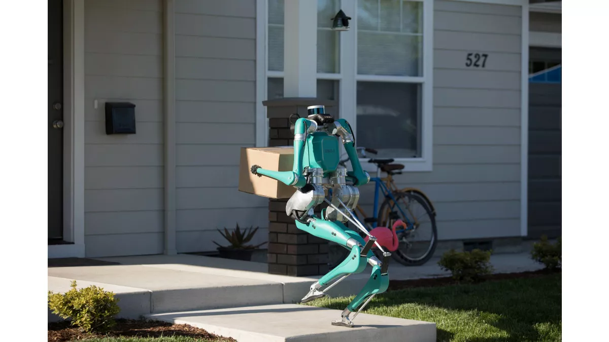 Ford mise sur un duo véhicule autonome et robot de livraison