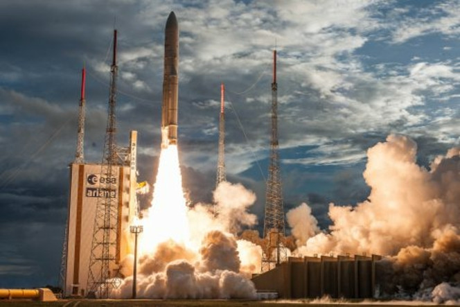 Ariane 5 : la fusée clouée au sol après l'allumage du moteur Vulcain