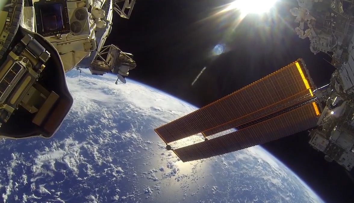 Quand la NASA envoie deux caméras GoPro dans l'espace...