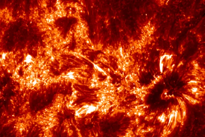 Télescope spatial IRIS : premières images de la basse atmosphère du Soleil