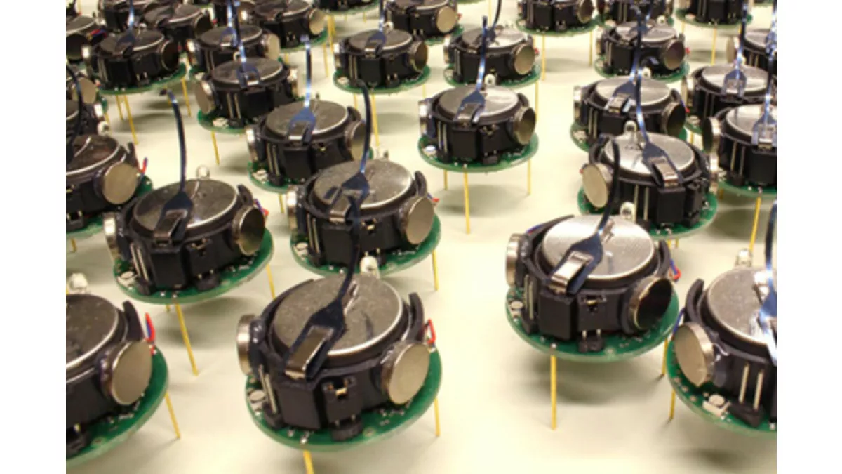 Un essaim autonome d'un millier de petits robots