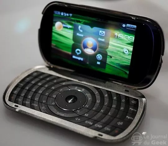 Lenovo LePhone : smartphone tactile à clavier sous Android