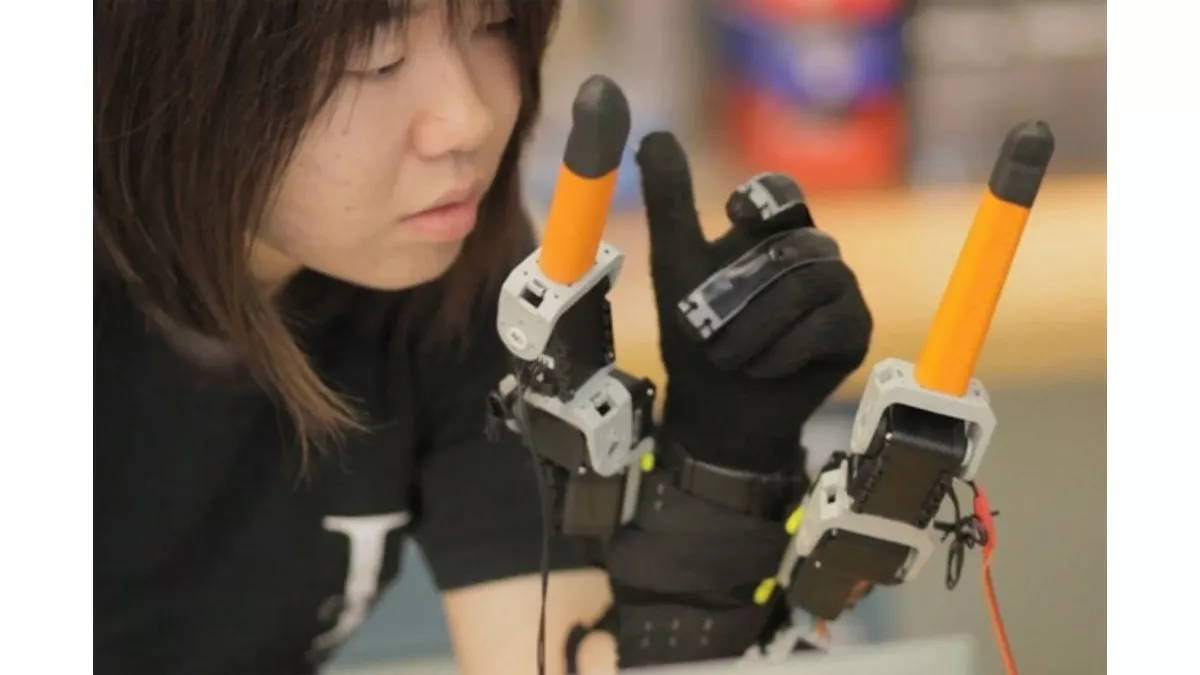 MIT : un gant robotique à sept doigts