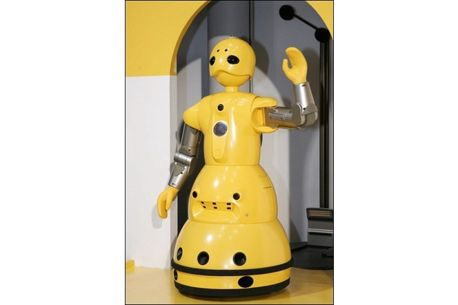 Mitsubishi Heavy Industries loue son robot Wakamaru