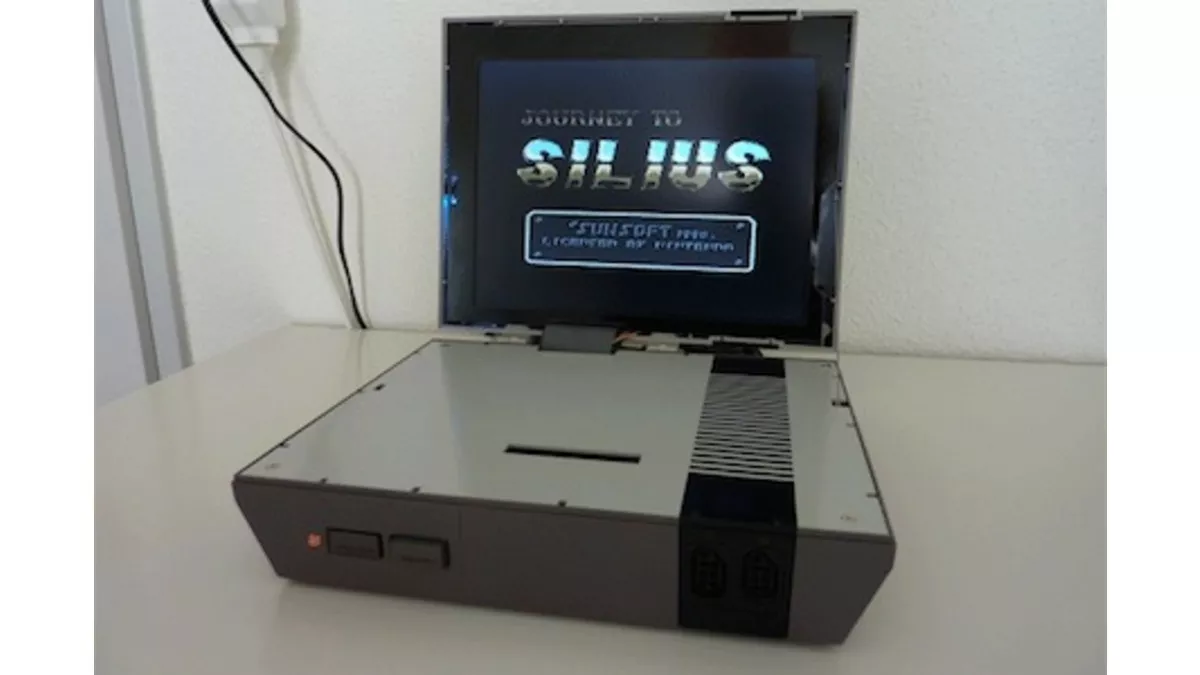 Console NES intégrant un écran LCD pour jouer