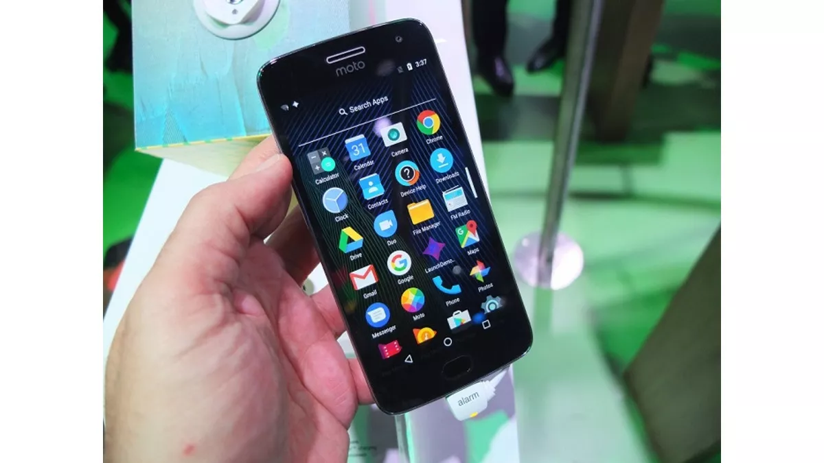 MWC 2017 : Lenovo officialise les Moto G5 et Moto G5 Plus