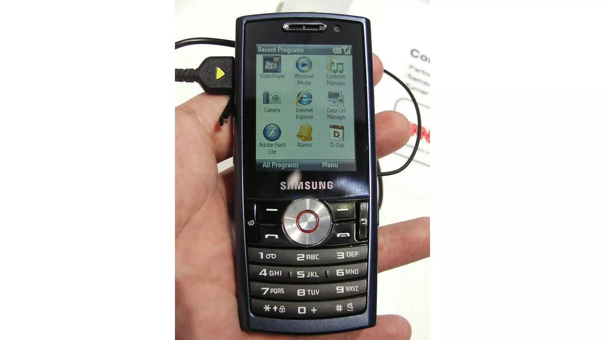 MWC 2008 : Samsung i200, smartphone Windows Mobile 6