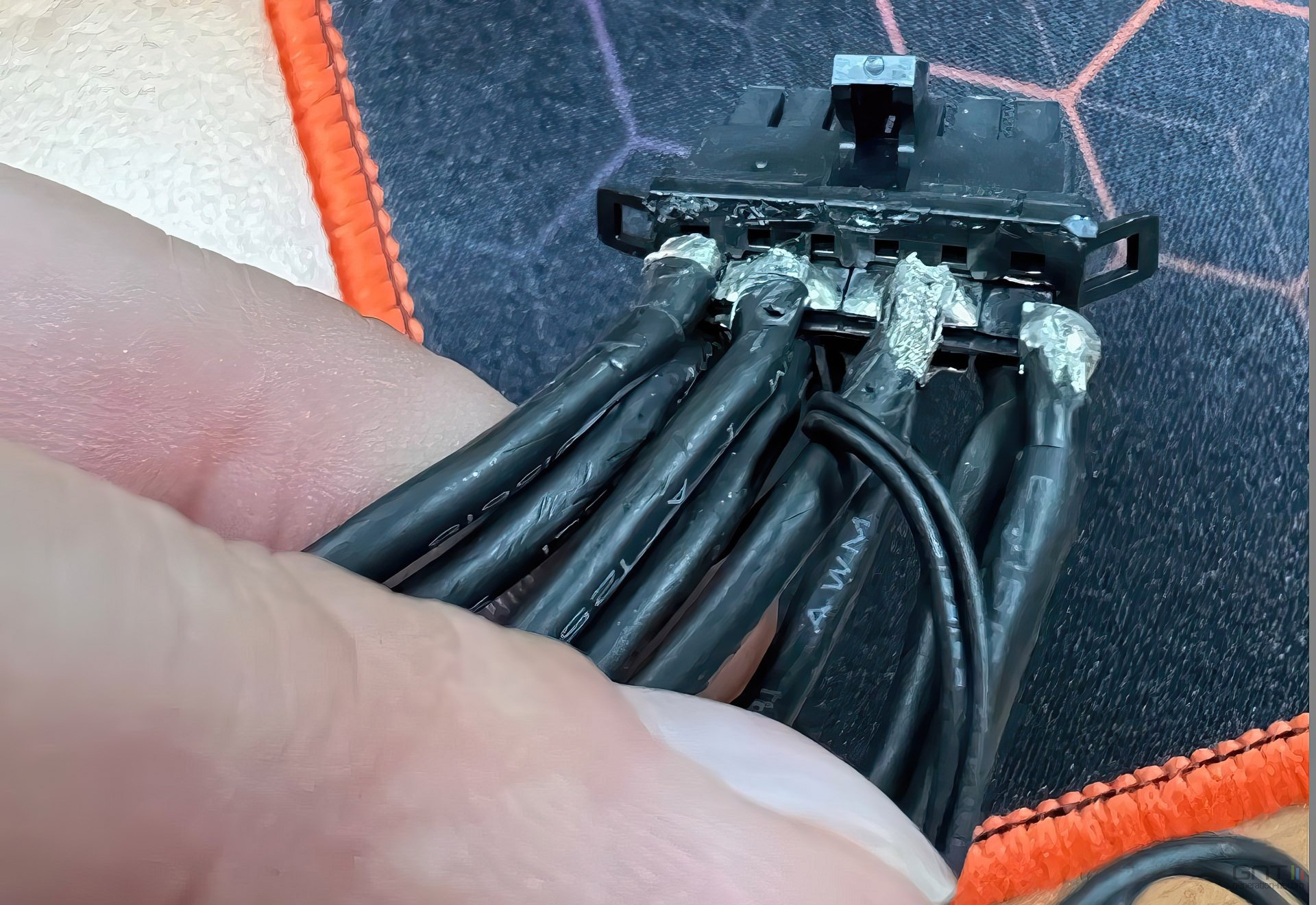 Auch Das 12VHPWR Kabel Von CableMod Schmilzt Gamingdeputy Germany Auch Das 12VHPWR Kabel Von CableMod Schmilzt Gamingdeputy Germany