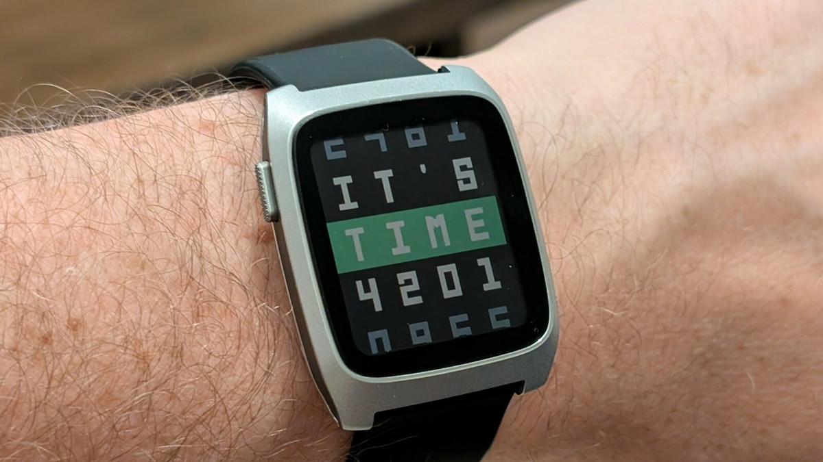 Pebble devient 100 % open source et prépare son grand retour