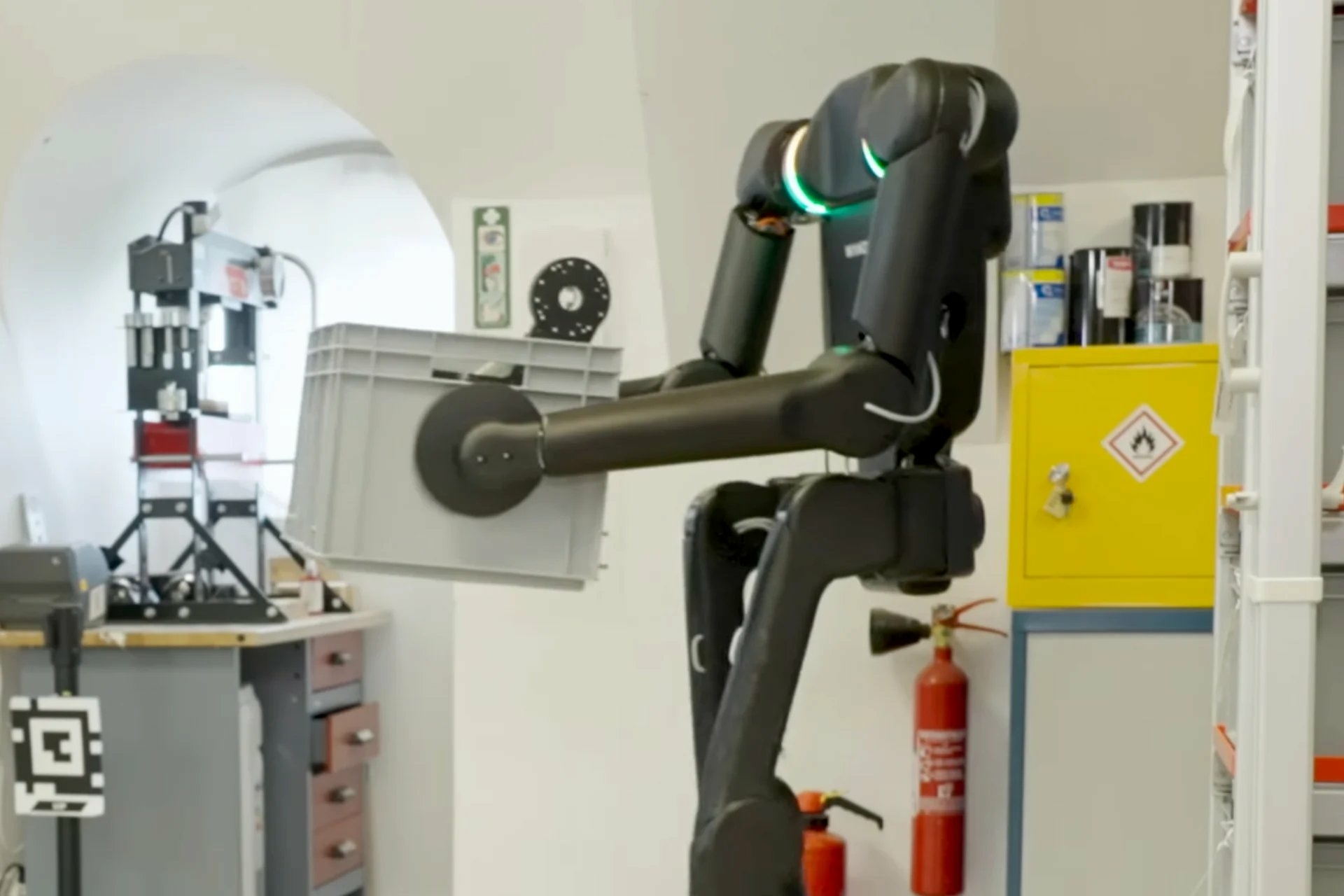 Renault déploie 350 robots Calvin pour transformer ses usines