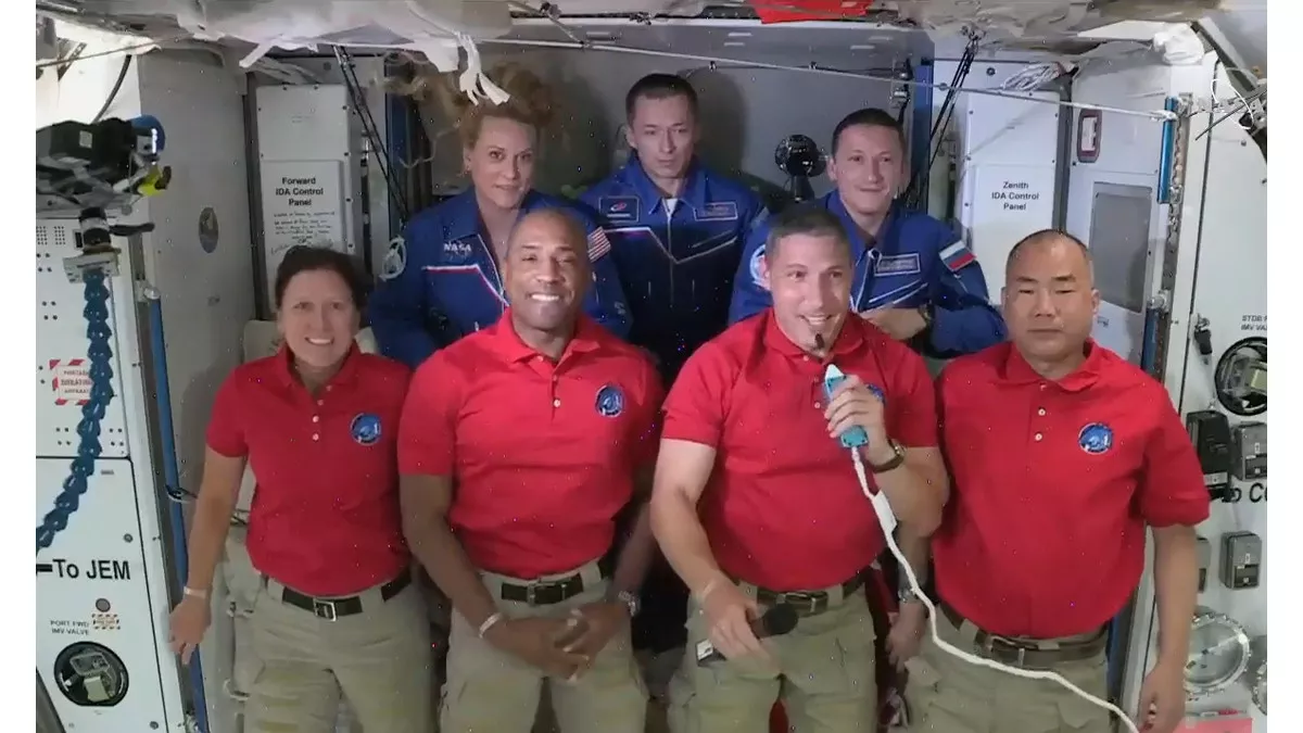 Spacex Crew 1 Les Quatre Astronautes à Bord De Liss