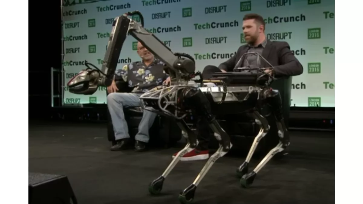 Spot Mini : le robot quadrupède fait le beau sur scène