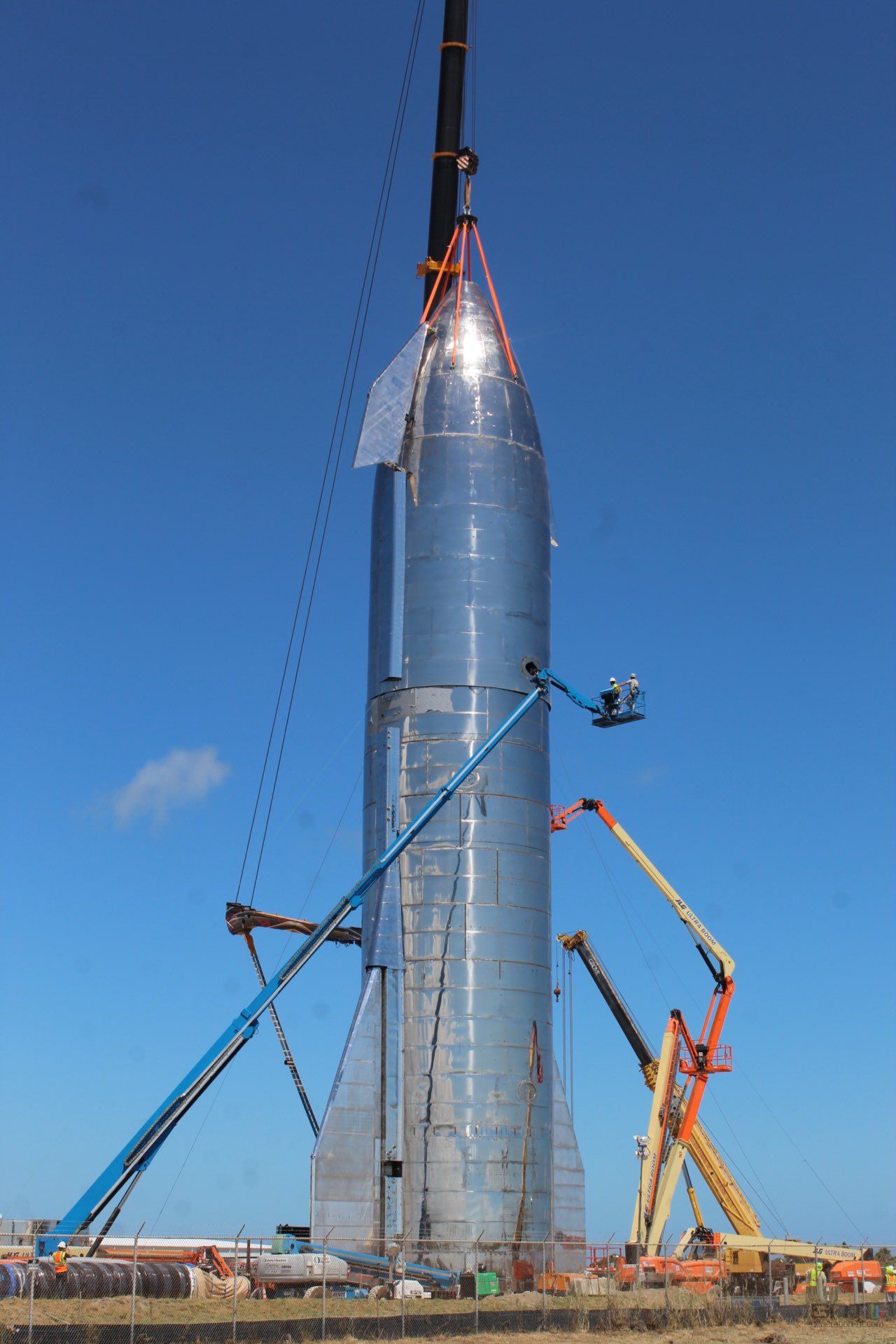 SpaceX : la fusée Starship pourra accueillir jusqu'à 100 passagers