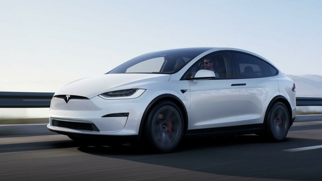 Tesla FSD : quand l’expert des voitures autonomes finit dans le mur