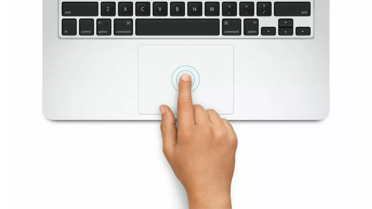 Apple MacBook Pro avec écran Retina et pavé tactile Force Touch