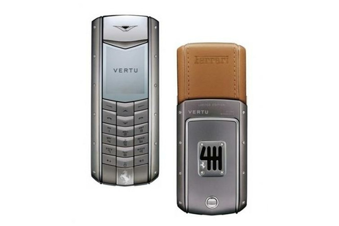 Vertu Ascent Ferrari 60 : le mobile de luxe à 18.000 euros